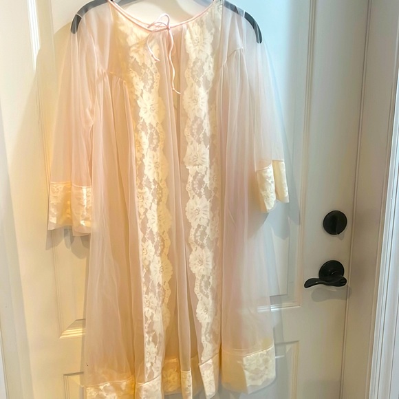 Intimates & Sleepwear | Vintage Sheer Baby Pink Chiffon Robe With Lace ...